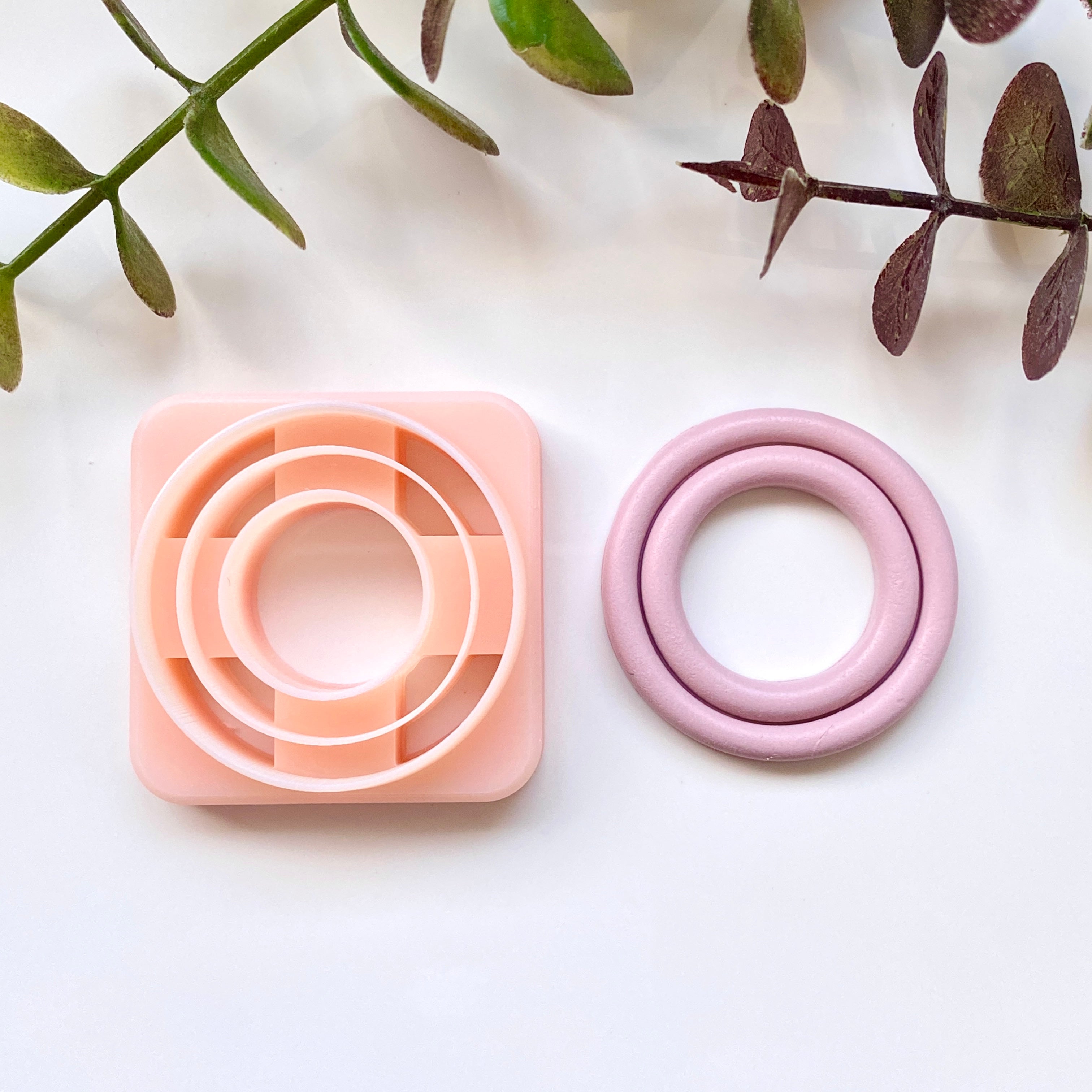 2 Lines Circle Extruded Dupe – Cutterglobe