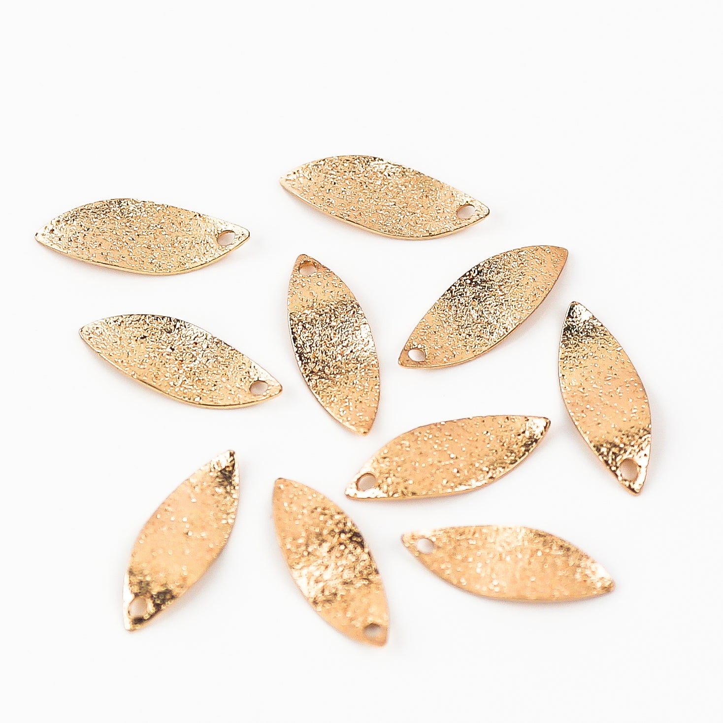 Wavy Textured Pointy Charrm (10 pcs) – Cutterglobe