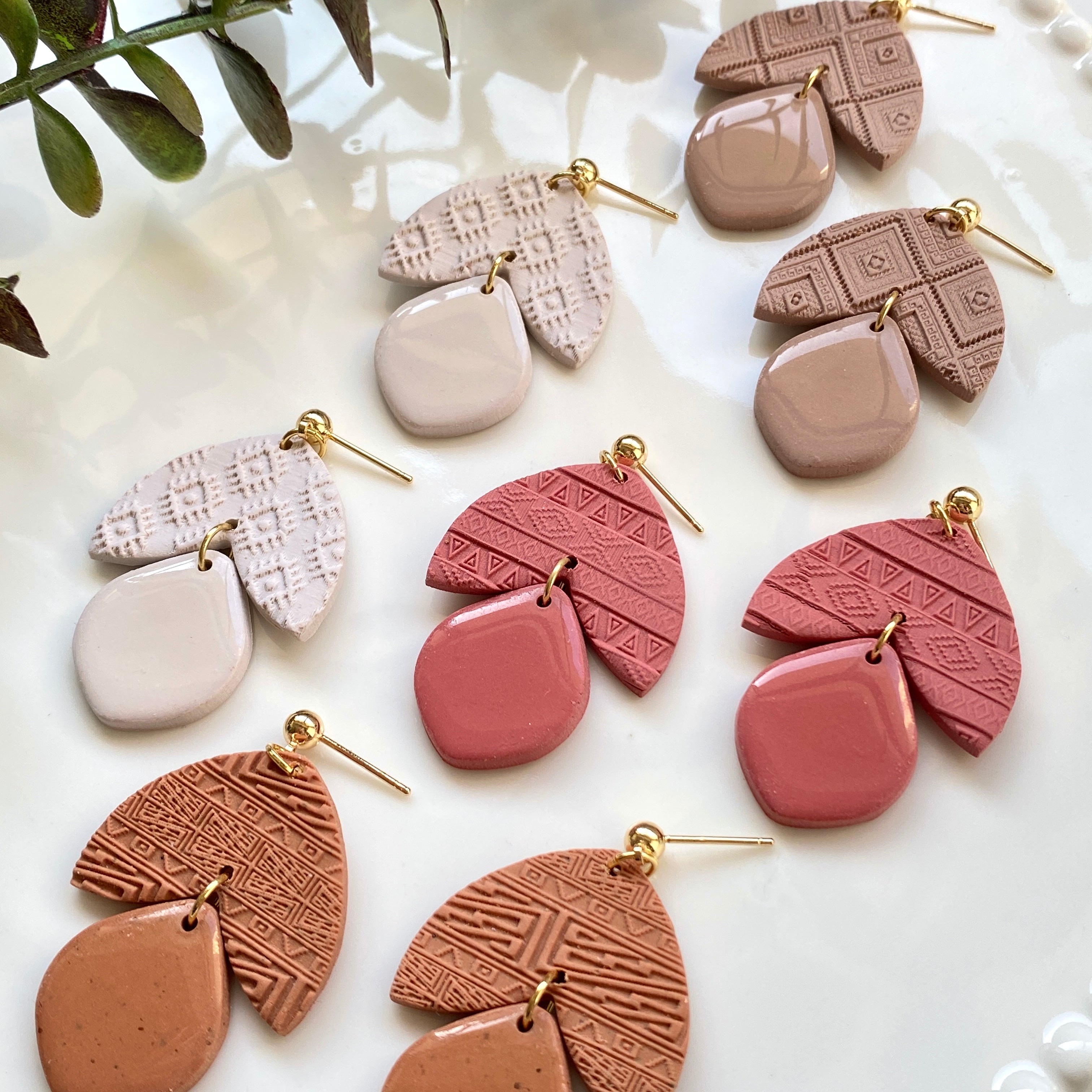 Textured Single Leaf Drop Dangles – Cutterglobe