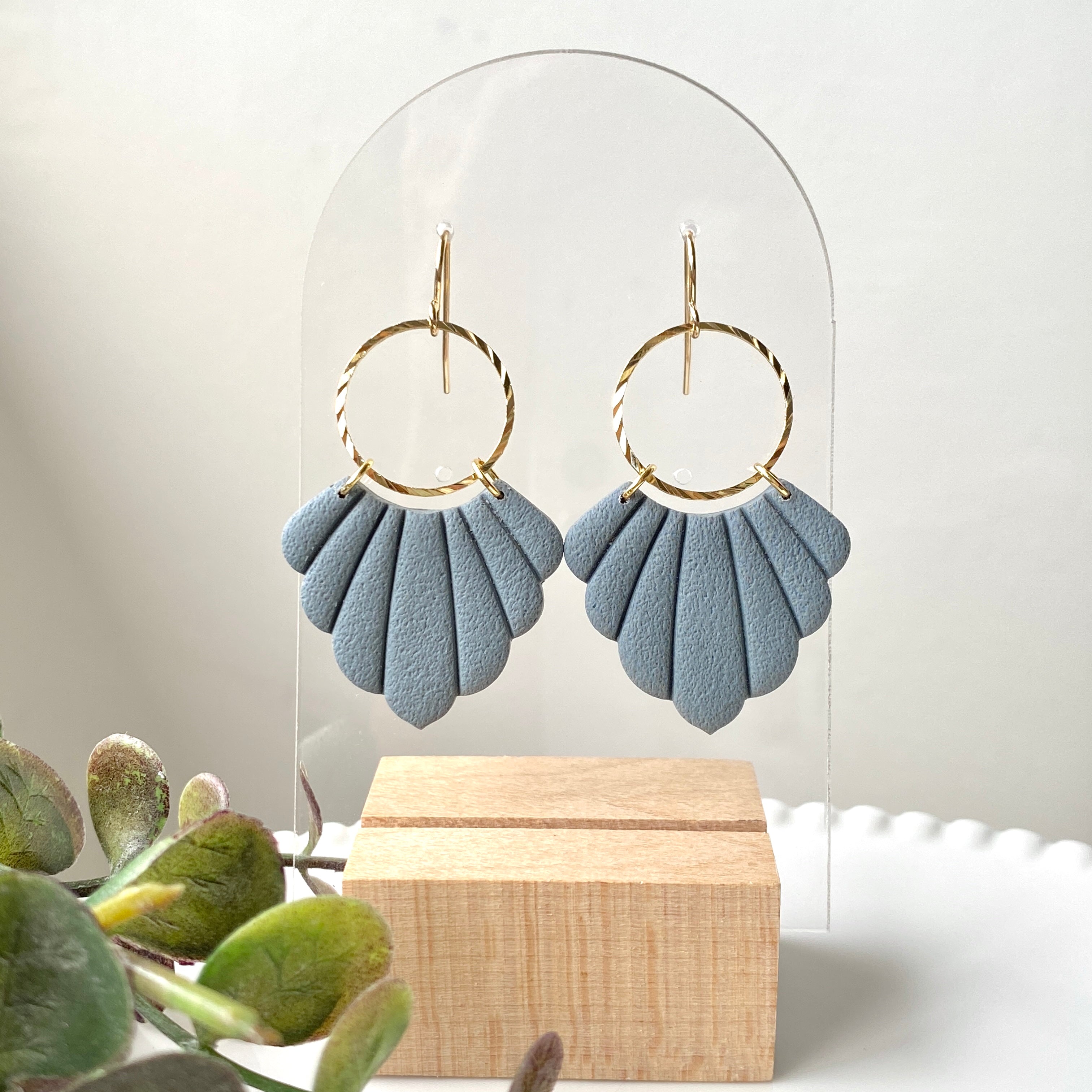 Shell Curve Dangles | MORE COLORS – Cutterglobe