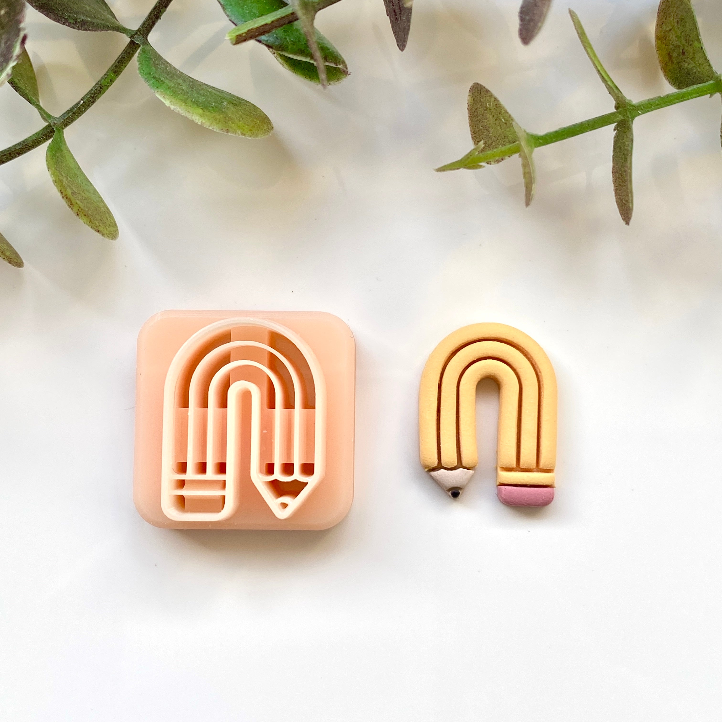 Curved Pencil – Cutterglobe