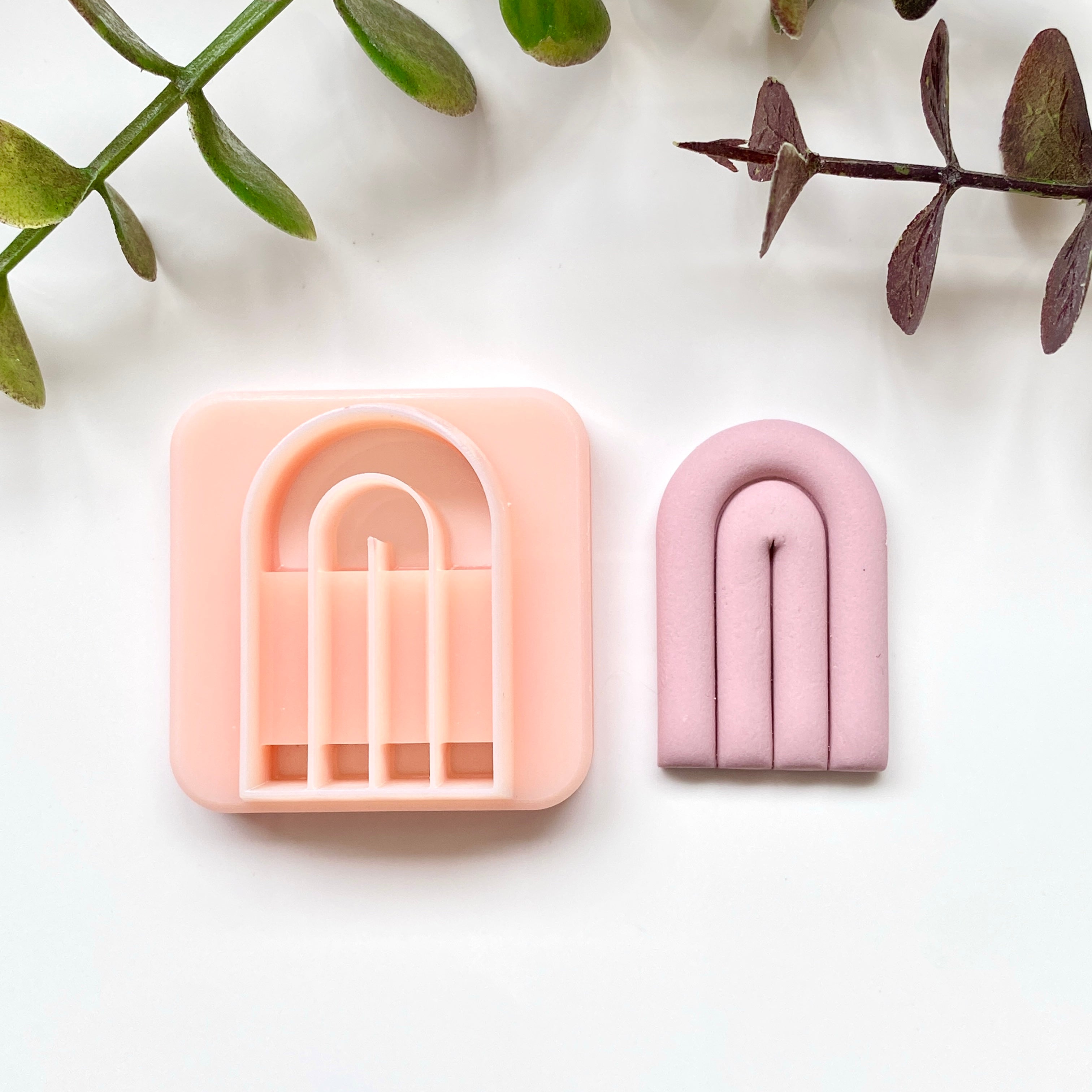 2 Lines Arch Extruded Dupe – Cutterglobe