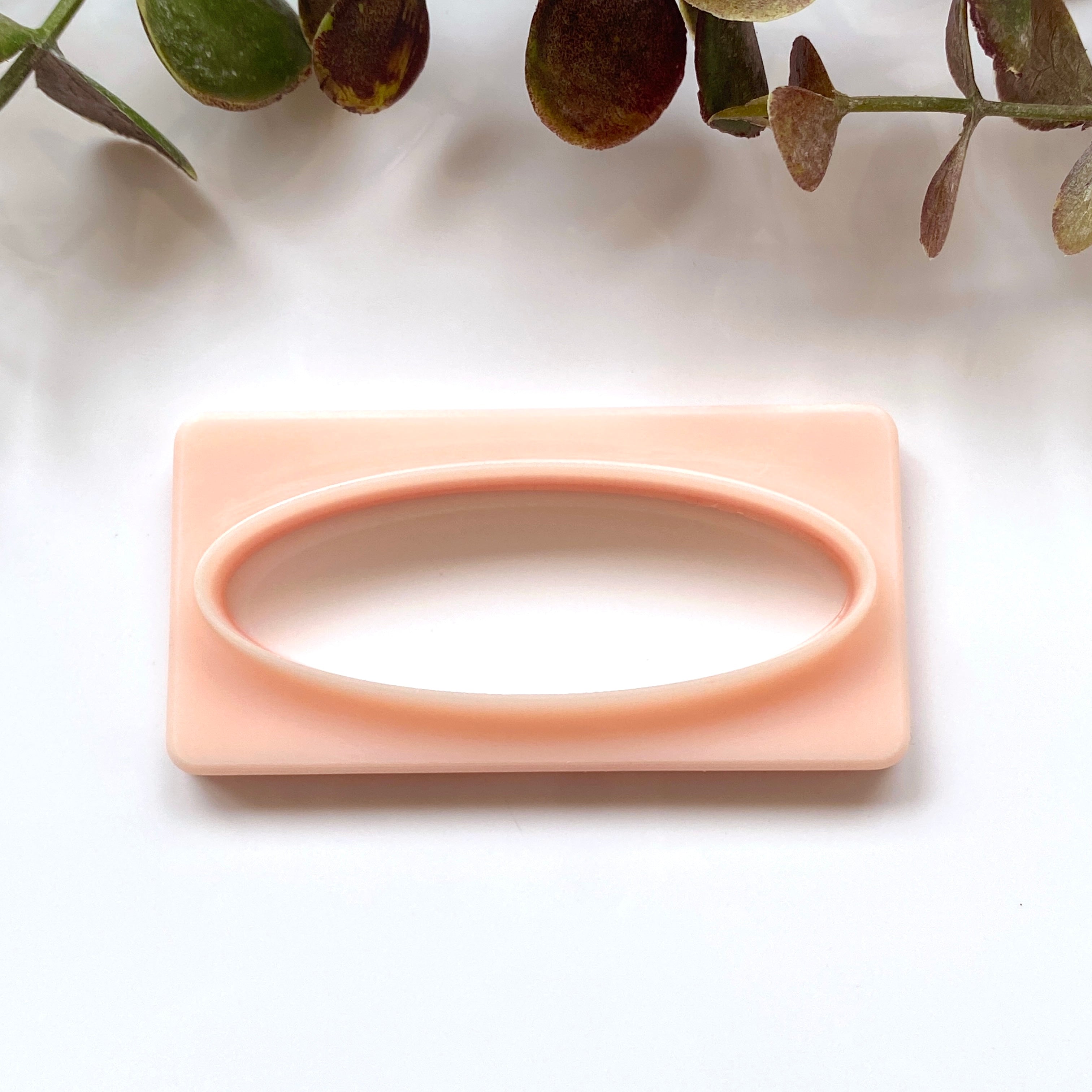 Oval Barrette – Cutterglobe