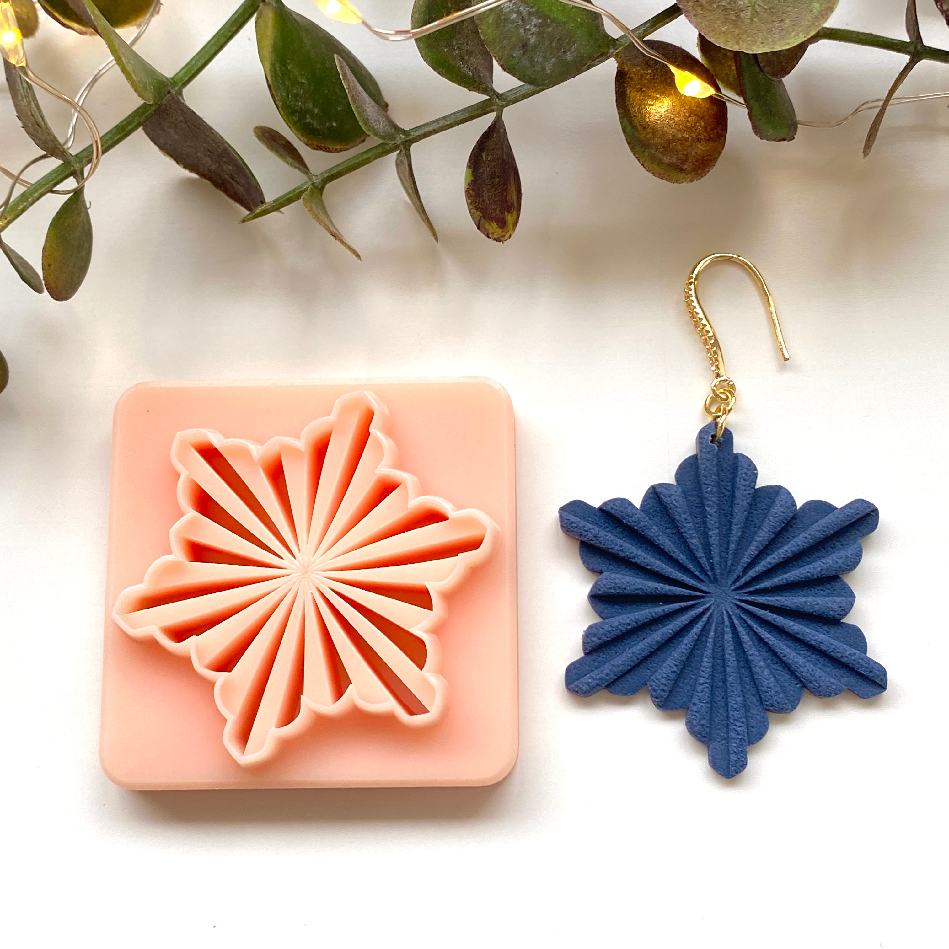 Snowflake Pleat – Cutterglobe