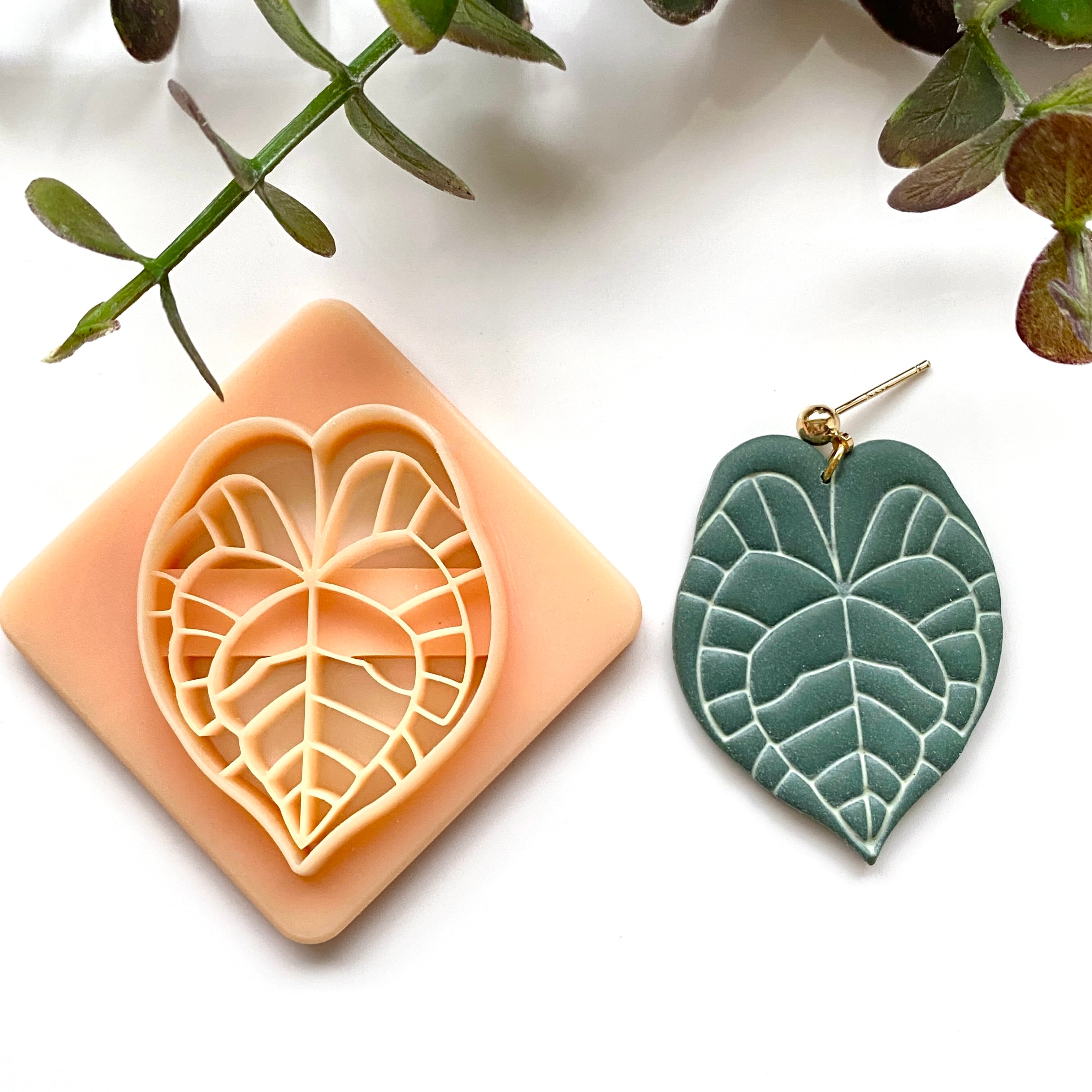 Velvet Cardboard Leaf – Cutterglobe