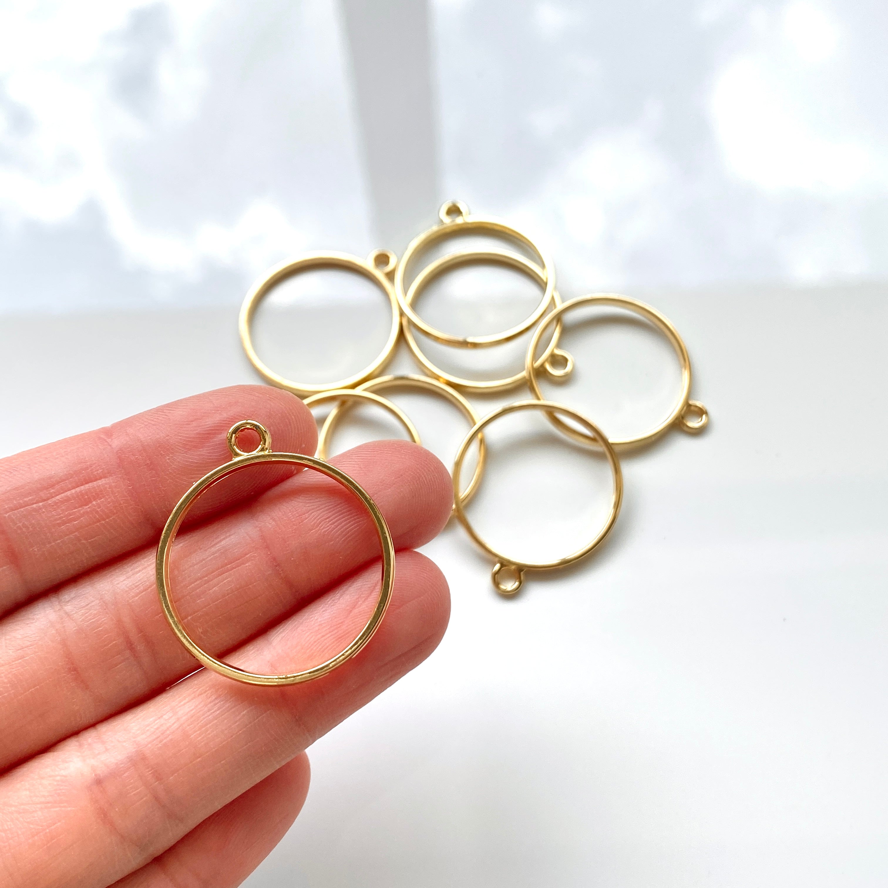 Circle Bezel Charm (10 pcs) – Cutterglobe