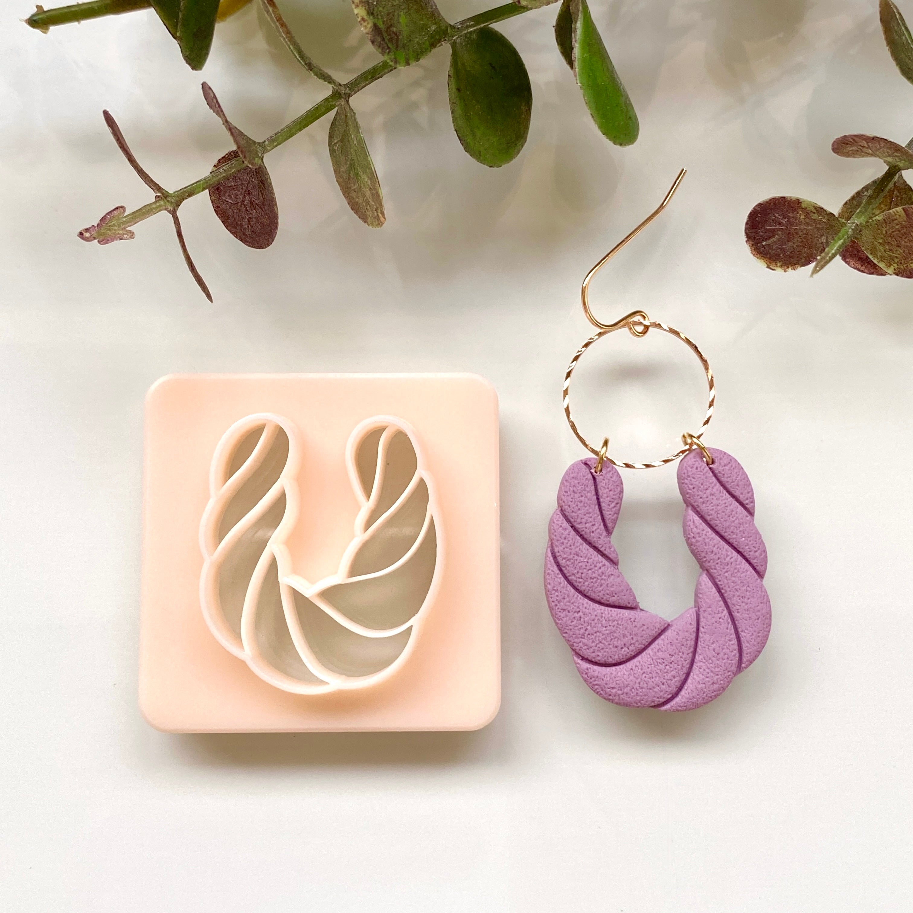 U Twist Curve – Cutterglobe