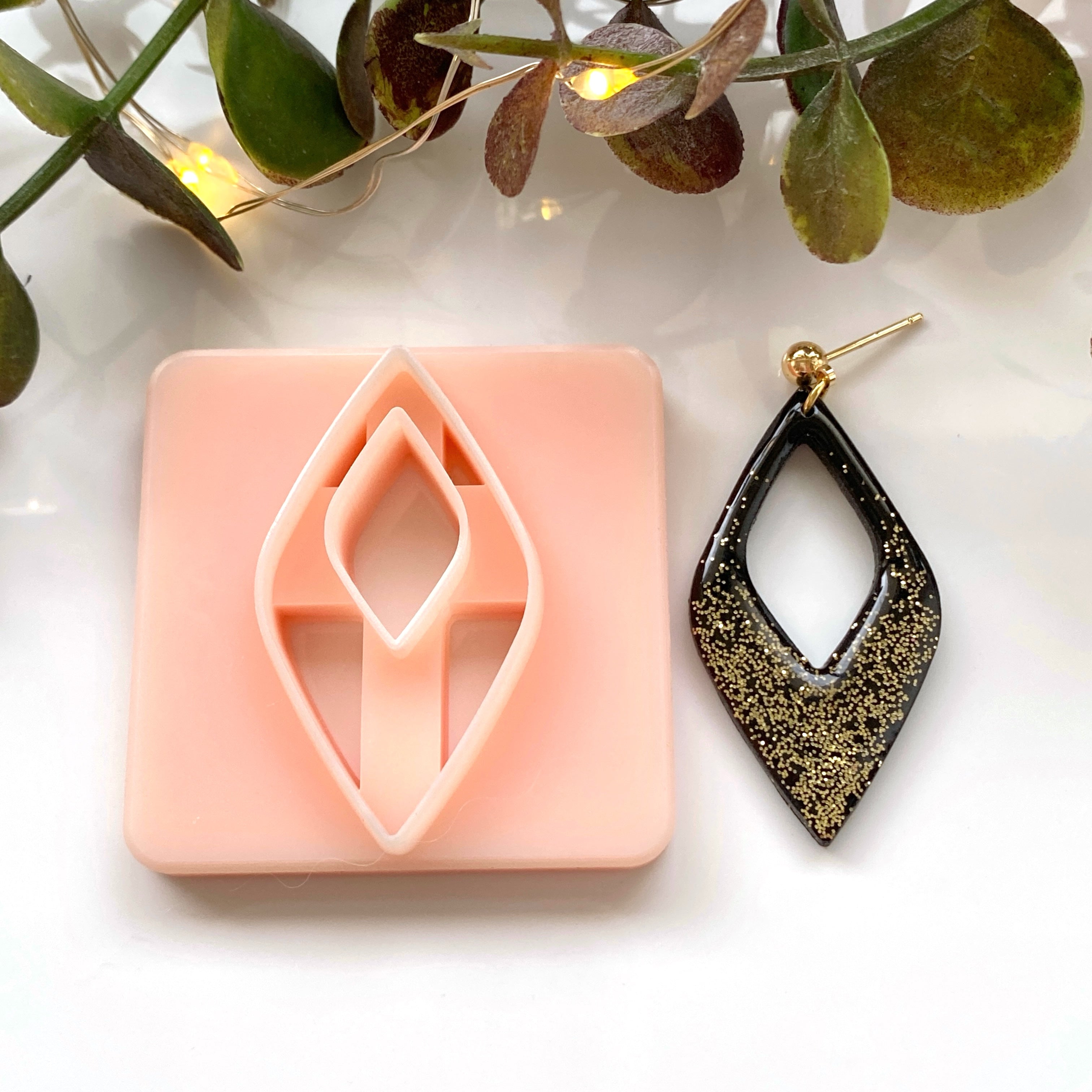 Asymm Diamond Donut – Cutterglobe