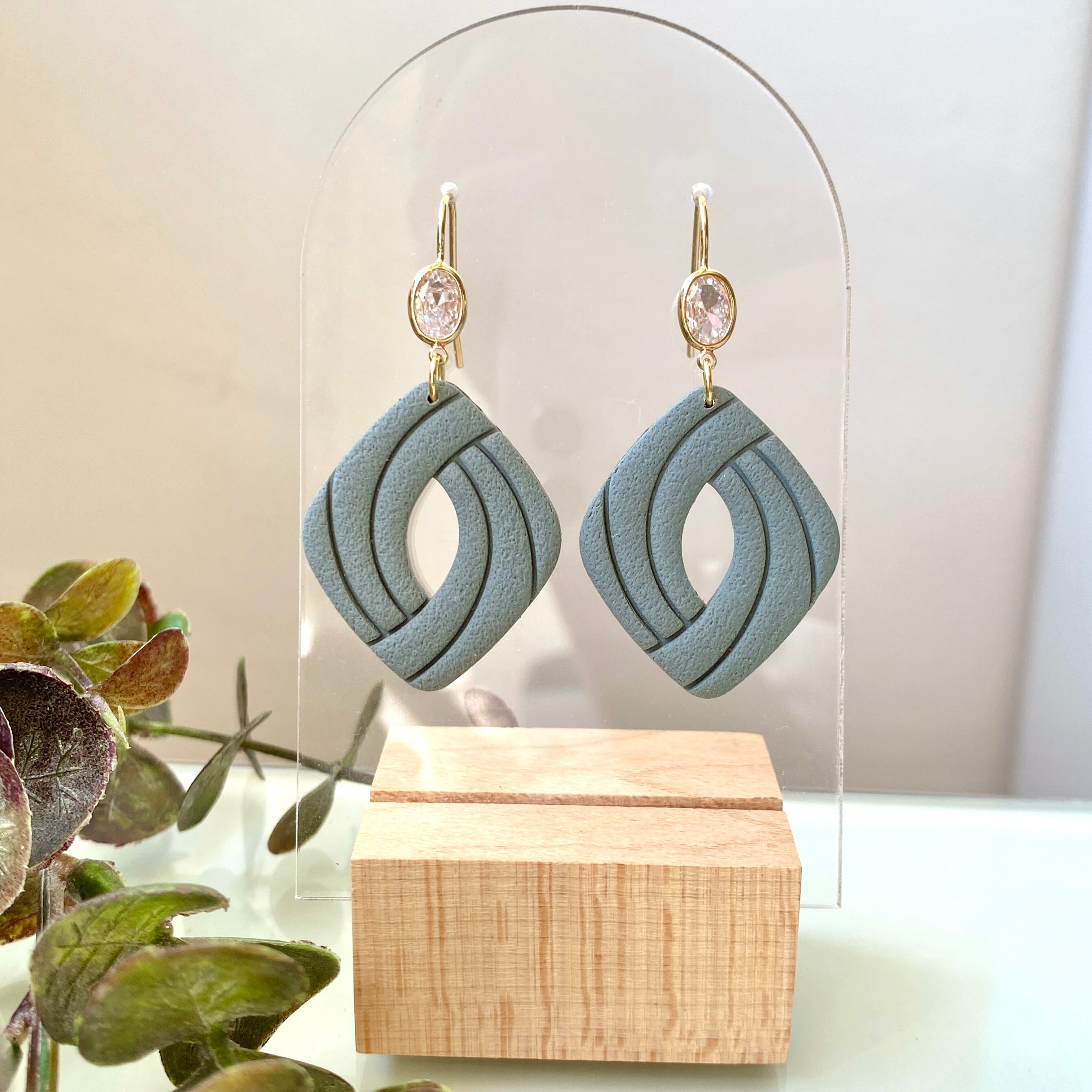 Swirl Diamond Dangles – Cutterglobe