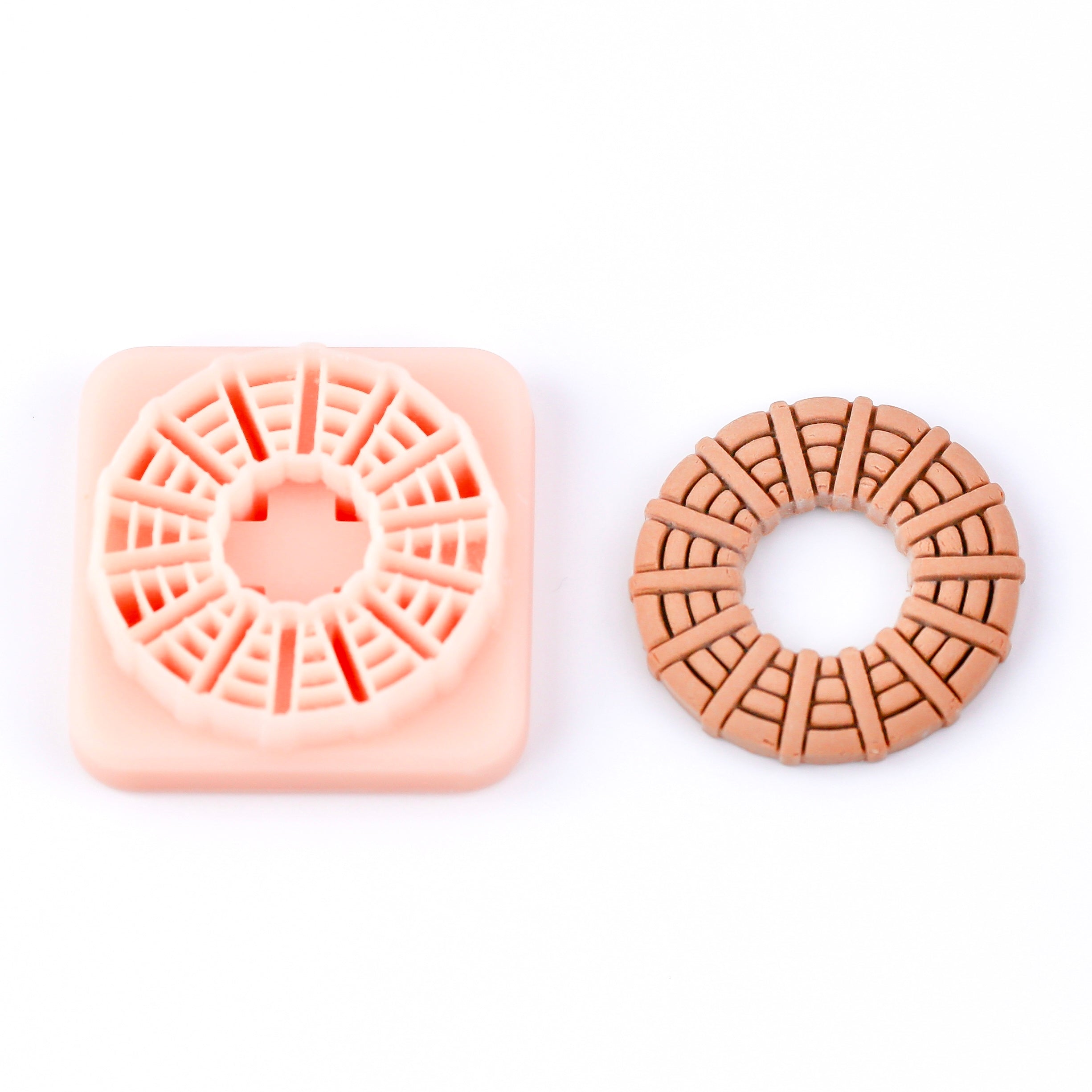 Circle Radial Dangle Rattan – Cutterglobe