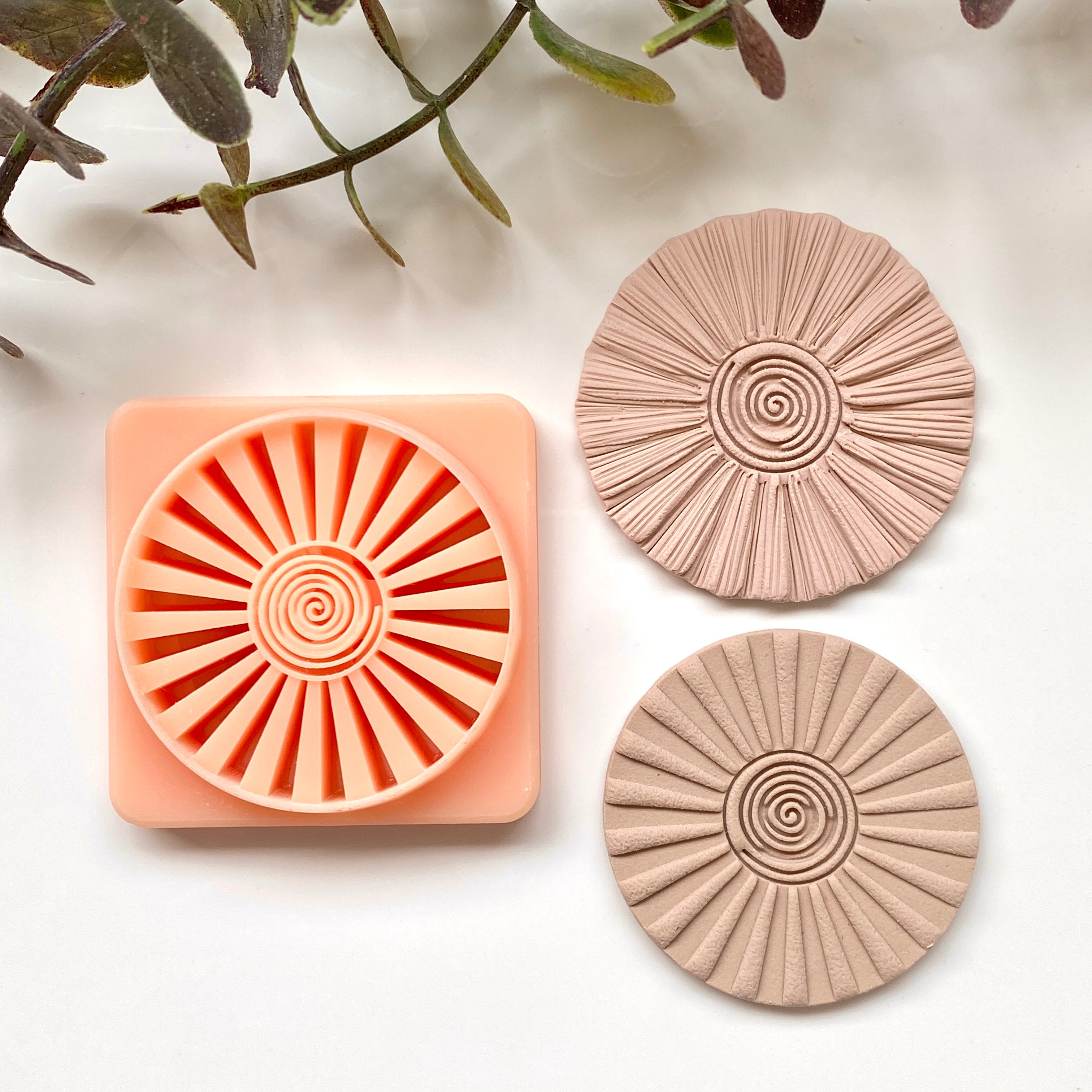 Spiral Circle Raffia Dupe – Cutterglobe