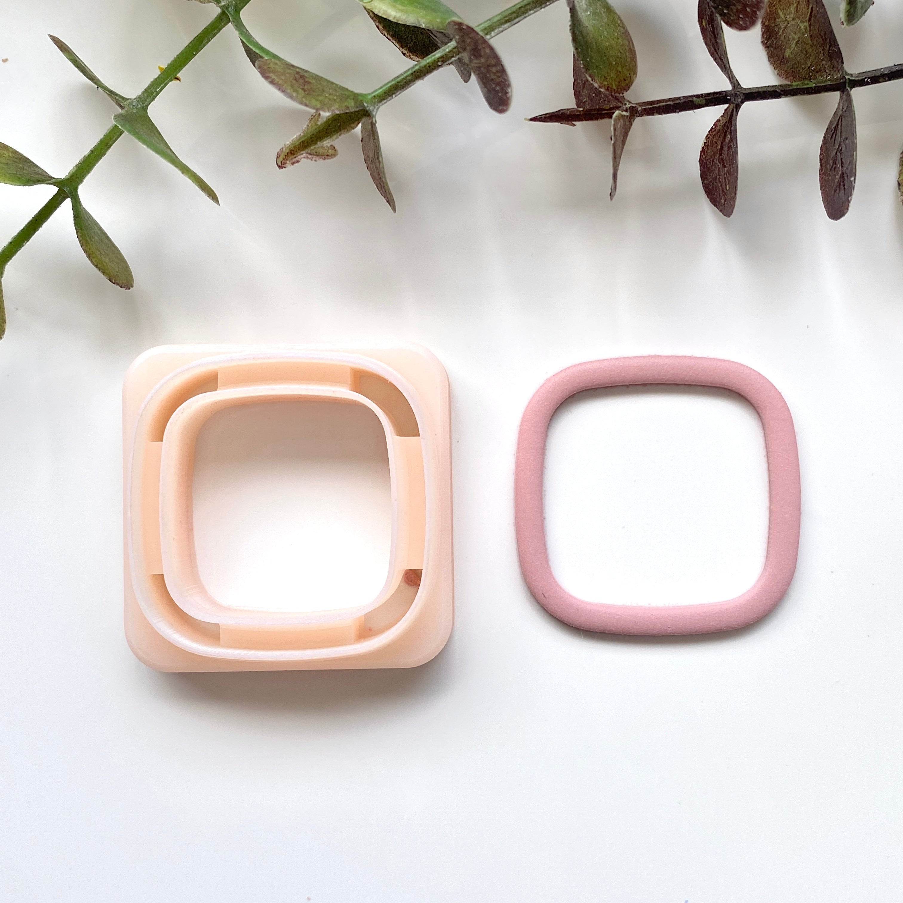 Poofy Square Bezel – Cutterglobe