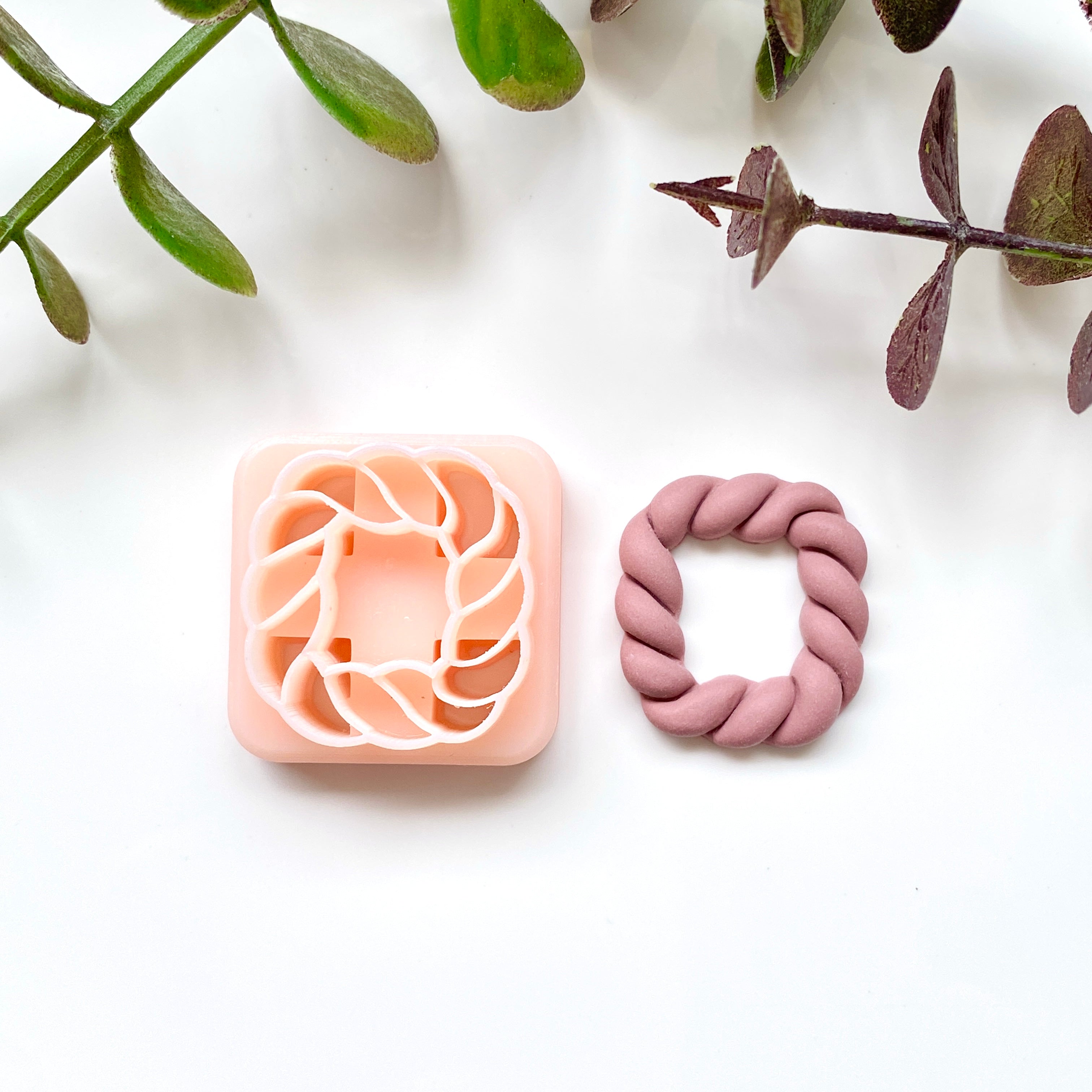 Square Donut Twist Extruded Dupe – Cutterglobe