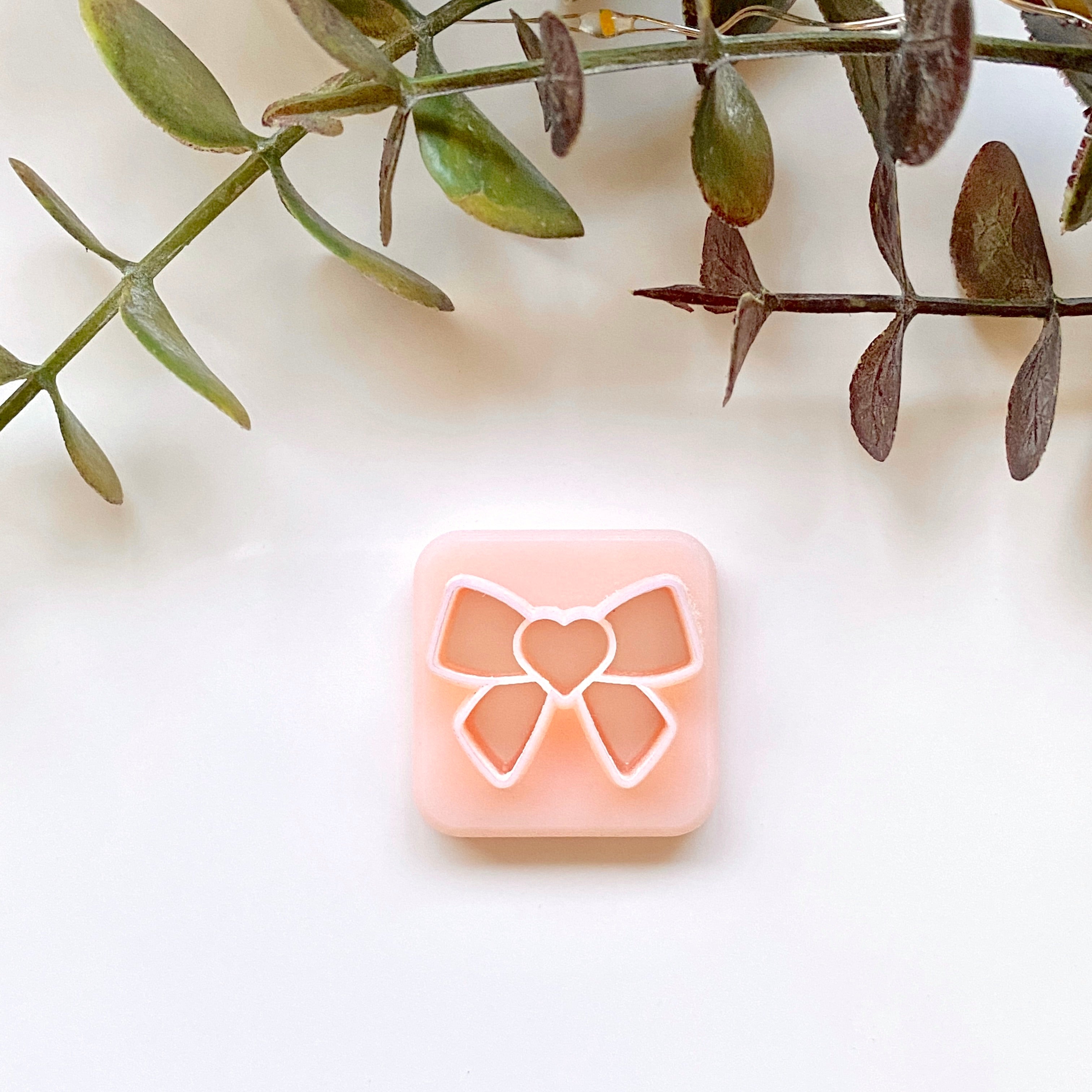 Heart Bow – Cutterglobe