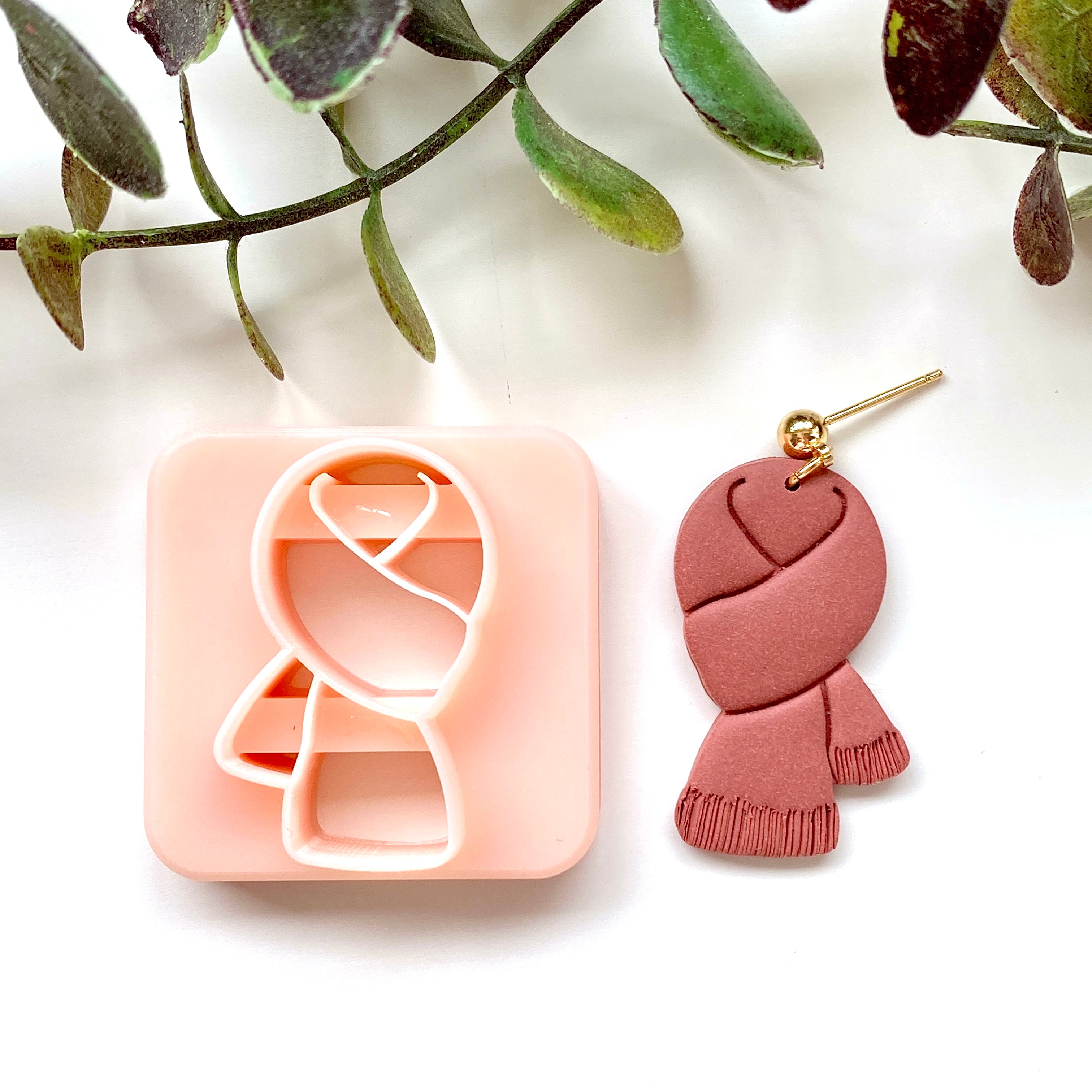 Scarf B – Cutterglobe